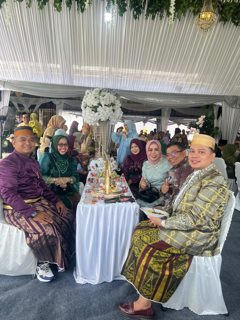 Resepsi Pernikahan Putri Anggota DPRD Bone Hj. Andriani Hadirkan Artis ...